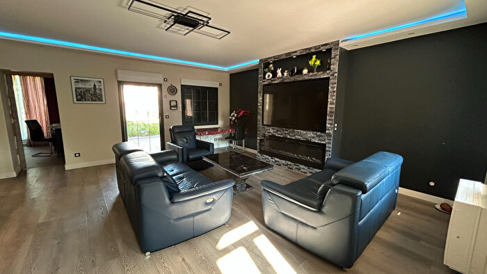 Maison à vendre - Goussainville, Centre-ville, Renaissance - 9 pièces - 7 chambres