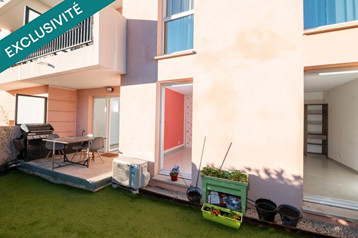 Appartement à vendre - Hyères, Pyanet - 3 pièces - 2 chambres