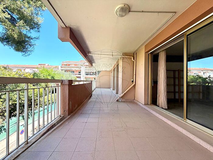 Appartement 3 pièces à vendre à Nice, Corniche Fleurie