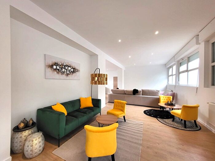 Appartement à vendre - Tours, Giraudeau - 8 pièces - 6 chambres