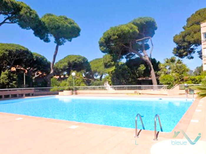 Appartement à vendre - Hyères, Port - 1 pièce