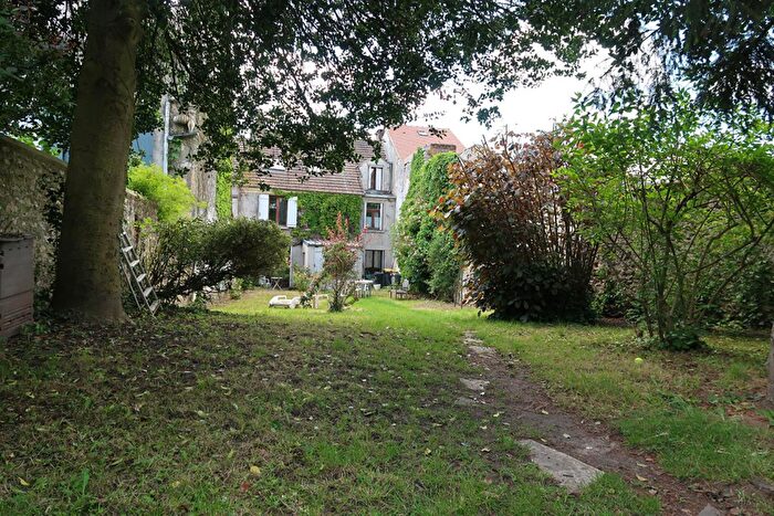 Marines : Maison 12 pièces à vendre