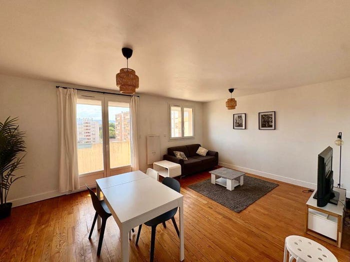 Arsenal, Roanne - Appartement 4 pièces à louer