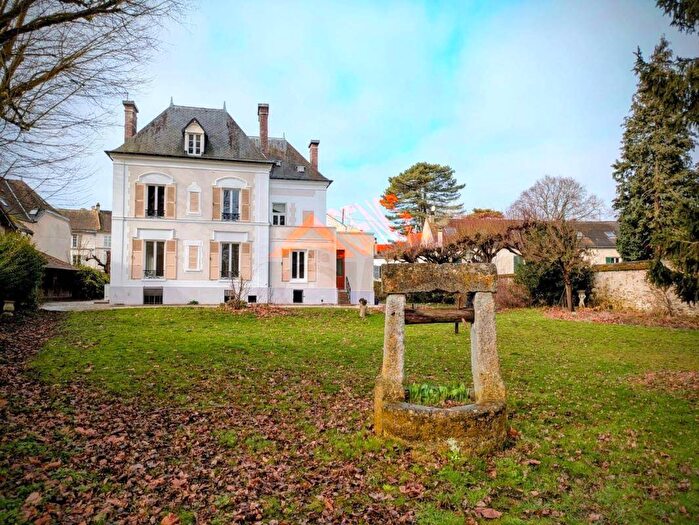 Maison à louer - Luzarches - 14 pièces - 4 chambres