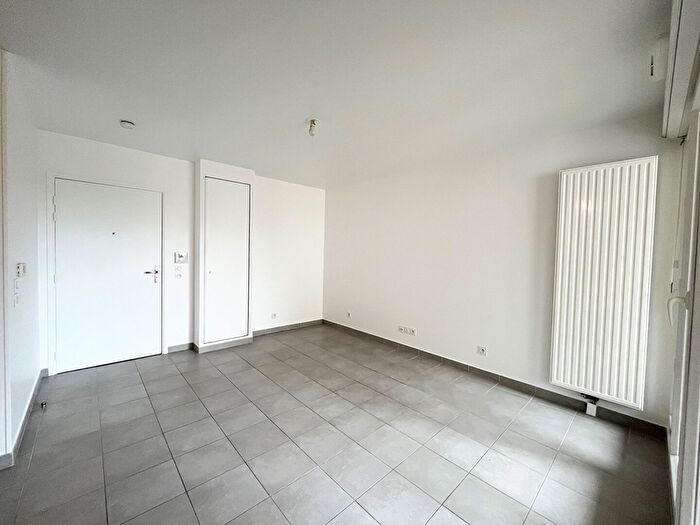 Appartement à louer - Trappes, Centre-ville, Jaurès, Gare - 2 pièces - 1 chambre