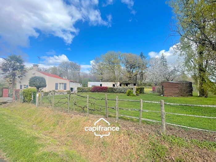 Maison à vendre - Saint-Cyr-des-Gâts - 7 pièces - 4 chambres