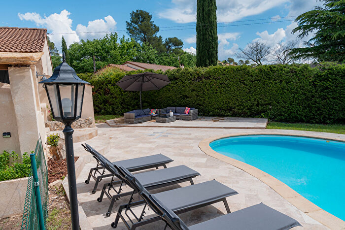 Maison 5 pièces à Garéoult, à louer