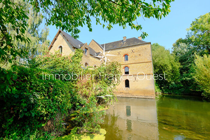 Maison à vendre - Noyen-sur-Sarthe - 7 pièces - 4 chambres