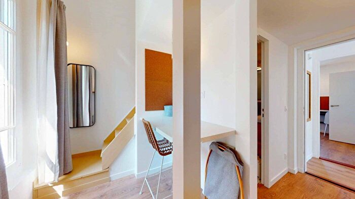 Appartement à louer - Carnot Gambetta, Suresnes - 1 pièce