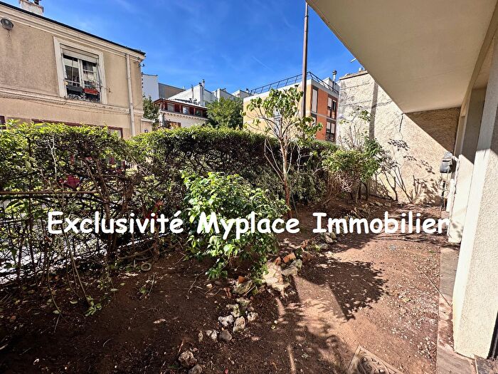 Appartement à vendre - Paris e , Belleville, Saint-Maur - 3 pièces - 2 chambres