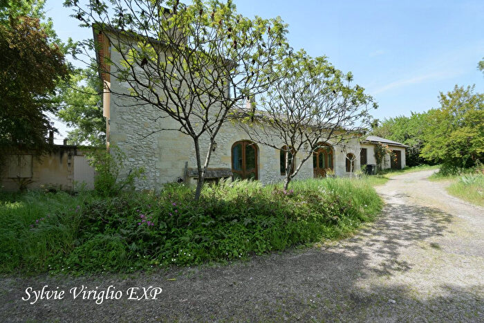 Maison à vendre - Montcaret - 8 pièces - 4 chambres