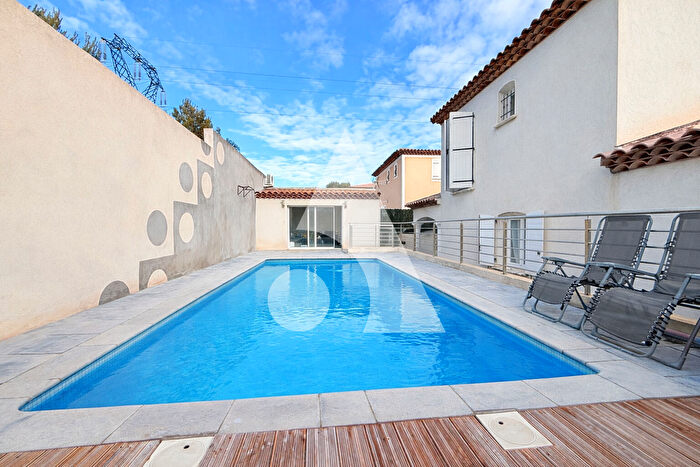 Maison à vendre - Marseille e  - 8 pièces - 7 chambres