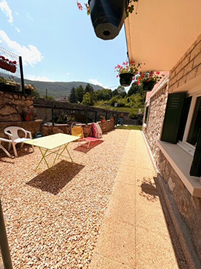 Ilhat : Appartement 3 pièces à louer