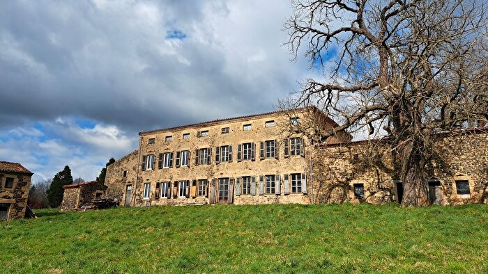 Maison à vendre - Sugères - 11 pièces - 6 chambres