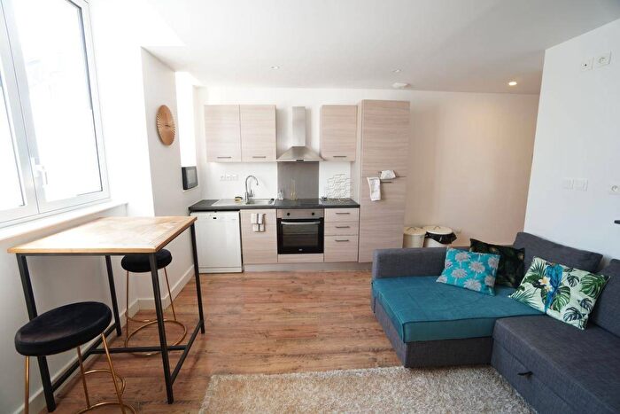 Appartement à louer - Clemenceau, Dijon - 2 pièces - 1 chambre