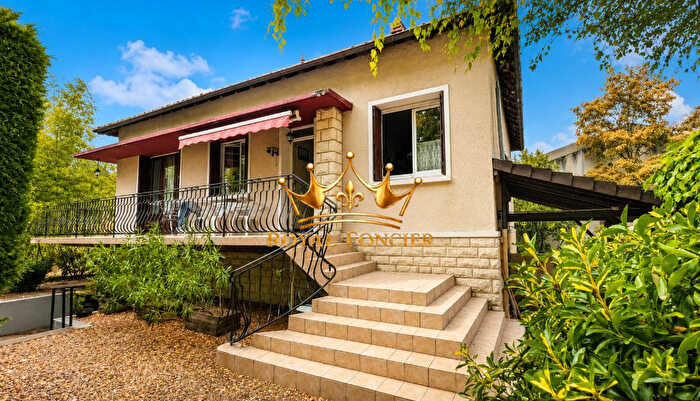 Dangé-Saint-Romain - Maison 6 pièces à vendre