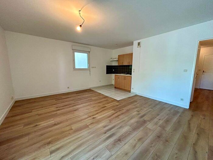 Appartement à louer - Sainte Radegonde, Tours - 2 pièces - 1 chambre