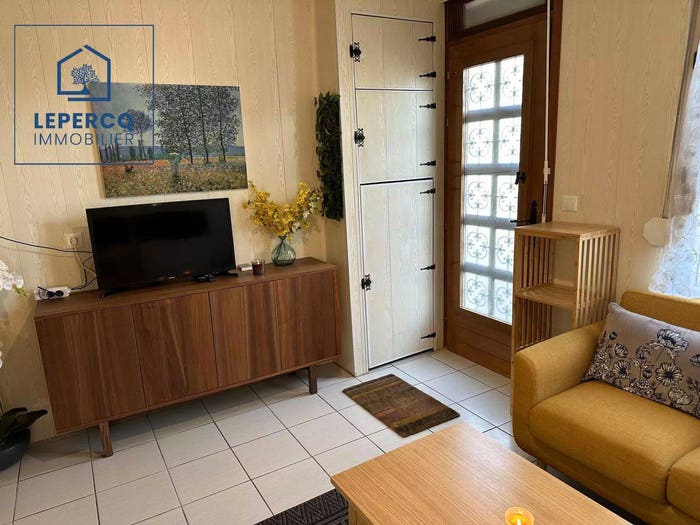 Centre Ville, Crépy-en-Valois : Maison 3 pièces à louer