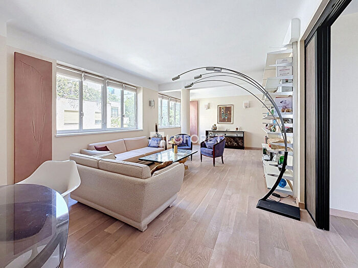 Paris 16ème, Auteuil-Nord, Jasmin, Mirabeau : Appartement 3 pièces à vendre