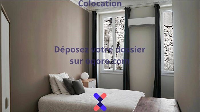 Appartement à louer - Notre Dame du Mont, Marseille ème arrondissement - 5 pièces - 4 chambres