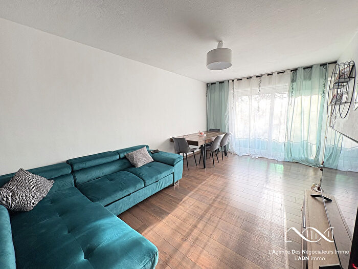 Appartement à vendre - Saint-Jean-de-la-Ruelle - 3 pièces - 2 chambres