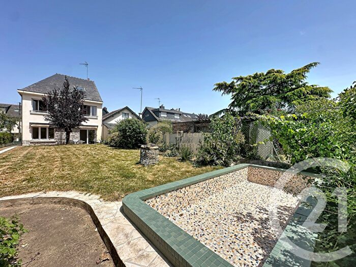 Maison 7 pièces à Saint-Jacques-de-la-Lande, à vendre