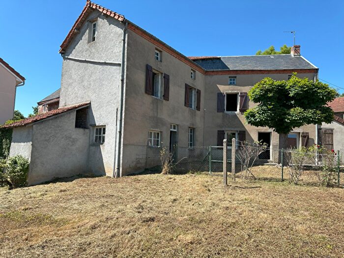 Maison à vendre - Saint-Clément - 6 pièces - 4 chambres