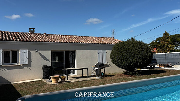 Maison 4 pièces à Saint-Georges-des-Coteaux, à vendre