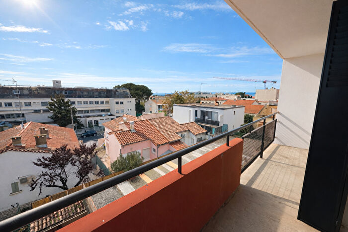 Appartement à vendre - Béziers, Champ de Mars - 3 pièces - 2 chambres