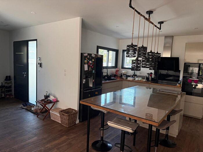 Maison 5 pièces à Saint-Jean-d'Illac, à vendre