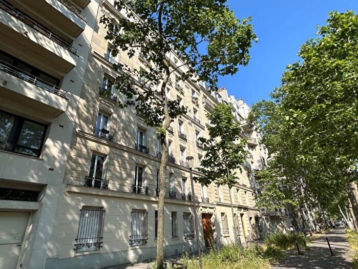 Appartement à louer - Cambronne-Garibaldi, Paris ème arrondissement - 2 pièces - 1 chambre