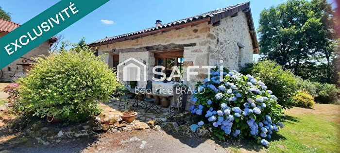 Maison 8 pièces à vendre à Les Salles-Lavauguyon