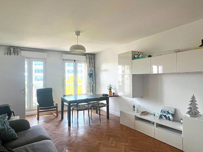 Appartement à louer - Colombiers, Issy-les-Moulineaux - 3 pièces - 2 chambres