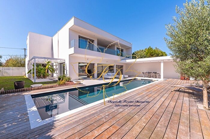 Maison à vendre - Mérignac, Capeyron - 6 pièces - 4 chambres