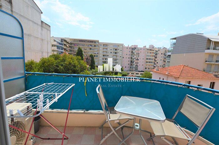Appartement à louer - Juan-les-Pins, Antibes - 1 pièce