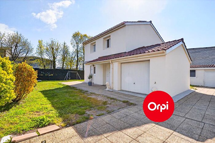 Maison à vendre - Saint-Priest, Bel-Air - 4 pièces - 3 chambres