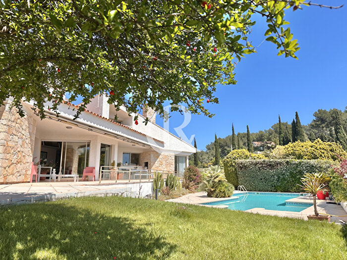 Maison 7 pièces à vendre à Carqueiranne