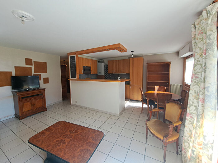 Appartement à vendre - La Roche-sur-Foron - 3 pièces - 2 chambres