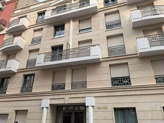 Hôtel de Ville-Planchette, Levallois-Perret : Appartement 1 pièce à louer