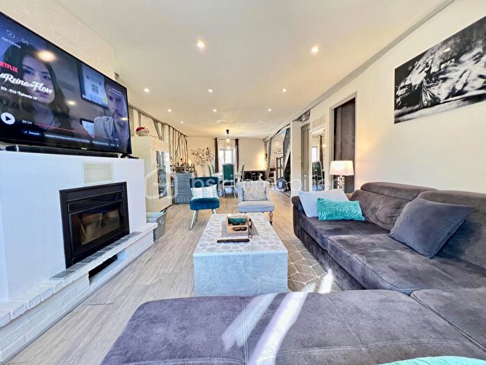 Appartement à vendre - Auxerre, Centre-ville - 5 pièces - 3 chambres