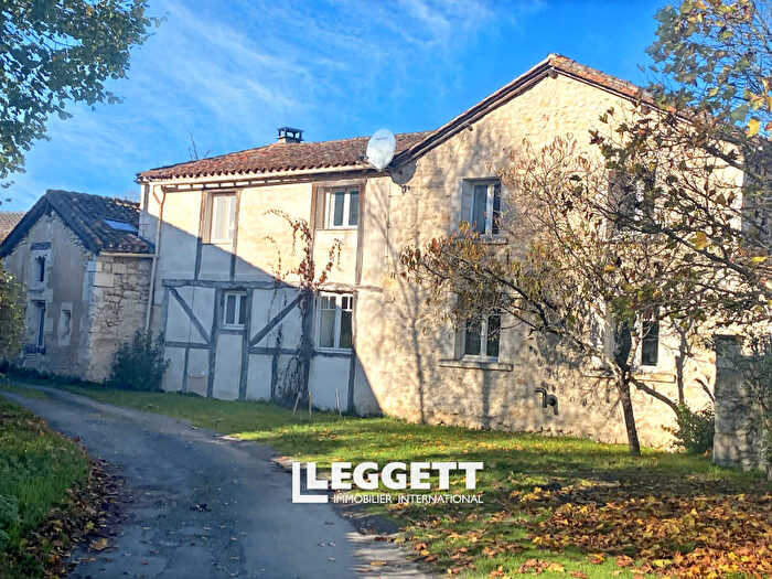 Maison à vendre - Saint-Privat-des-Prés - 9 pièces - 6 chambres
