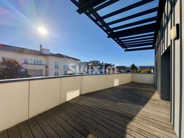 Appartement 4 pièces à Saint-Julien-en-Genevois, Centre-ville, à vendre