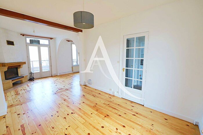 Maison à louer - Plateau, Nanterre - 7 pièces - 4 chambres