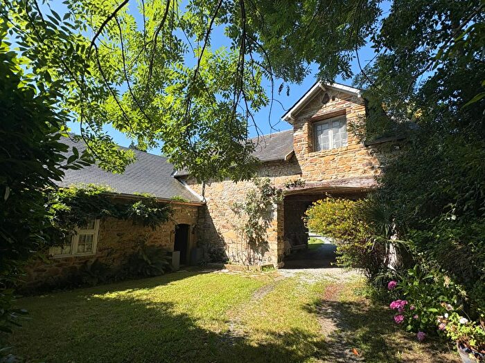 Maison à vendre - Haut-de-Bosdarros - 18 pièces - 14 chambres