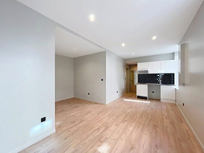 Appartement à louer - Centre, Sainte-Foy-lès-Lyon - 2 pièces - 1 chambre