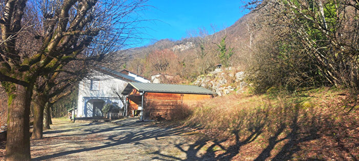 Maison à vendre - Challes-les-Eaux - 5 pièces - 3 chambres