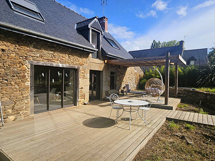 Maison 5 pièces à Cuguen, à vendre