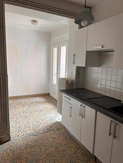 Appartement 4 pièces à Est, Lisieux, à louer