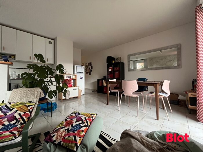 Appartement à vendre - Bréal-sous-Montfort - 3 pièces - 2 chambres