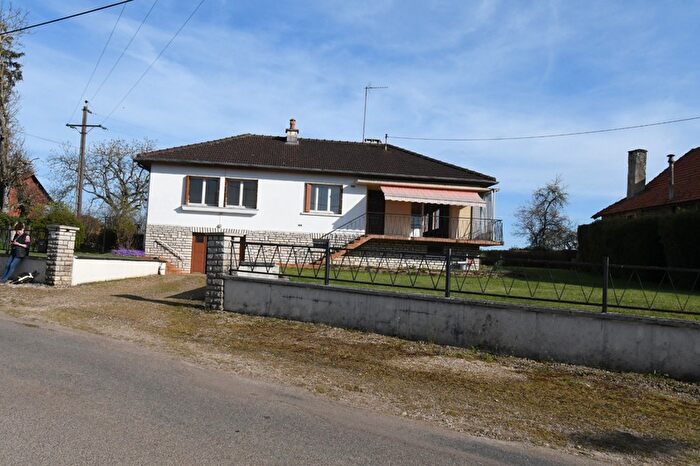 Maison 6 pièces à Attricourt, à vendre